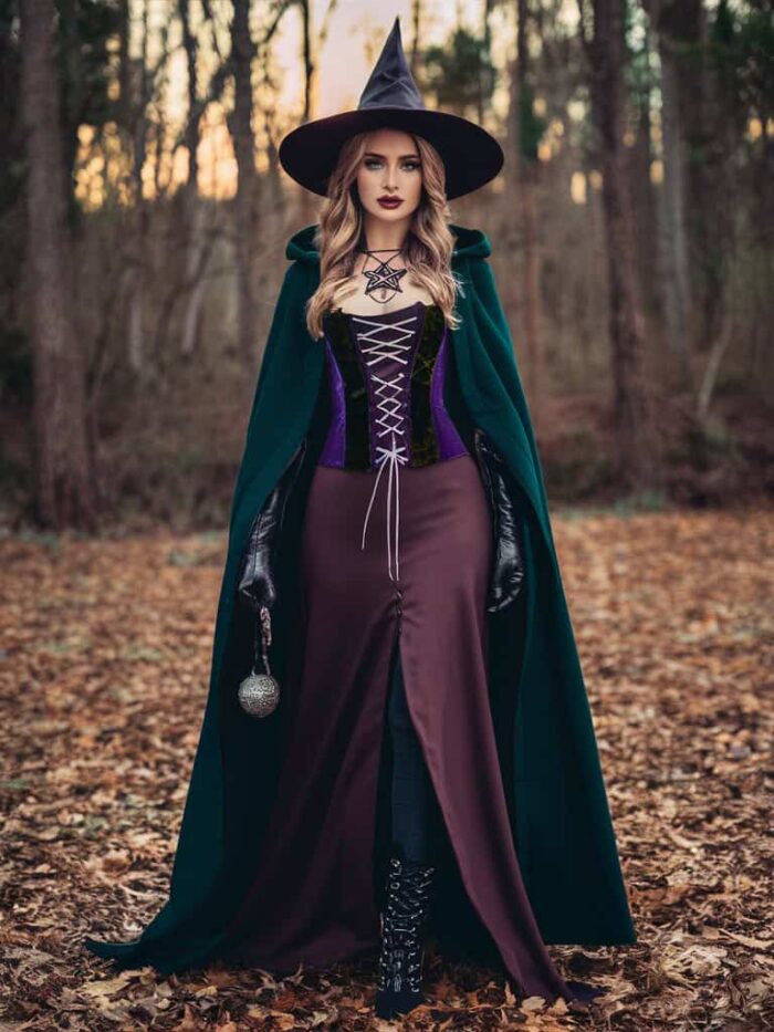 Huzzah! 15 Enchanting Renaissance Fair Outfit Ideas for Women - TOPGURL